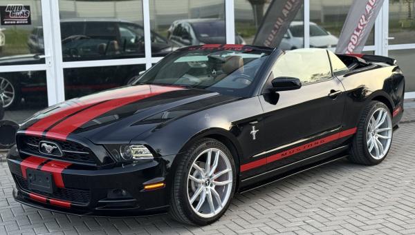 Melns Ford Mustang 2014 Radviliškis, ar dzinēja tilpumu 3.70 L un nobraukumu 68 tūkst. km par 16500 €, foto 3 vietnē AUTOMOTO.COM.LV