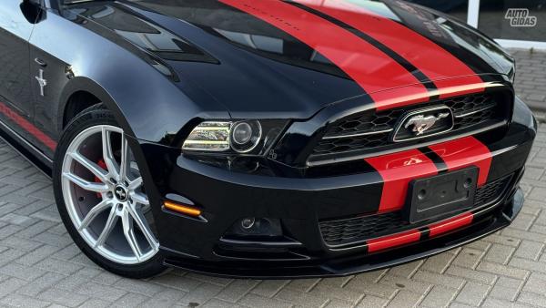 Melns Ford Mustang 2014 Radviliškis, ar dzinēja tilpumu 3.70 L un nobraukumu 68 tūkst. km par 16500 €, foto 7 vietnē AUTOMOTO.COM.LV