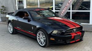 Black Ford Mustang 2014 in Radviliskis, with an engine capacity of 3.70 L and mileage of 68 thousand km for 16500 €, photo 21 on AUTOMOTO.COM.LV