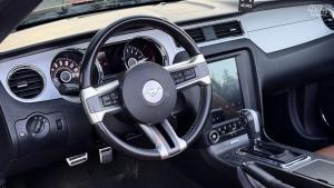 Black Ford Mustang 2014 in Radviliskis, with an engine capacity of 3.70 L and mileage of 68 thousand km for 16500 €, photo 26 on AUTOMOTO.COM.LV