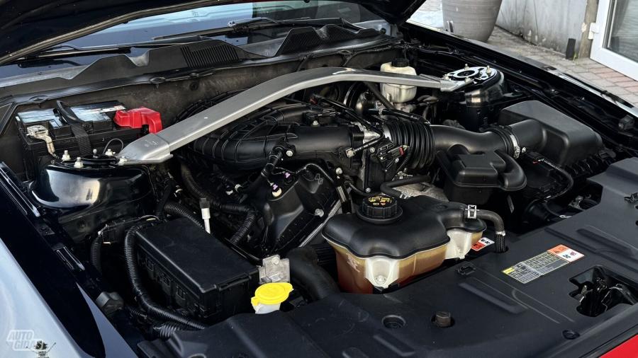 Black Ford Mustang 2014 in Radviliskis, with an engine capacity of 3.70 L and mileage of 68 thousand km for 16500 €, photo 37 on AUTOMOTO.COM.LV