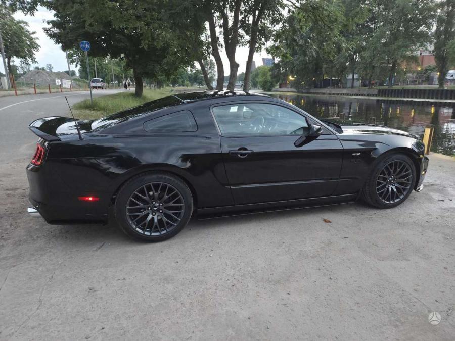 Black Ford Mustang 2014 in Klaipeda, with an engine capacity of 4.95 L and mileage of 250 thousand km for 22000 €, photo 1 on AUTOMOTO.COM.LV