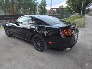 Black Ford Mustang 2014 in Klaipeda, with an engine capacity of 4.95 L and mileage of 250 thousand km for 22000 €, photo 3 on AUTOMOTO.COM.LV