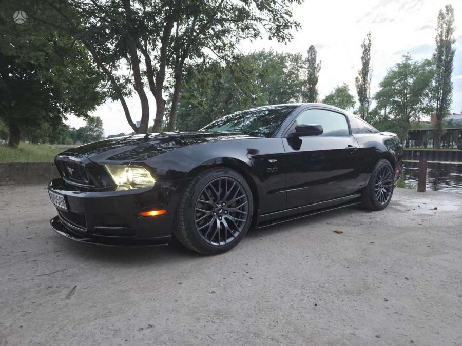 Black Ford Mustang 2014 in Klaipeda, with an engine capacity of 4.95 L and mileage of 250 thousand km for 22000 €, photo 5 on AUTOMOTO.COM.LV