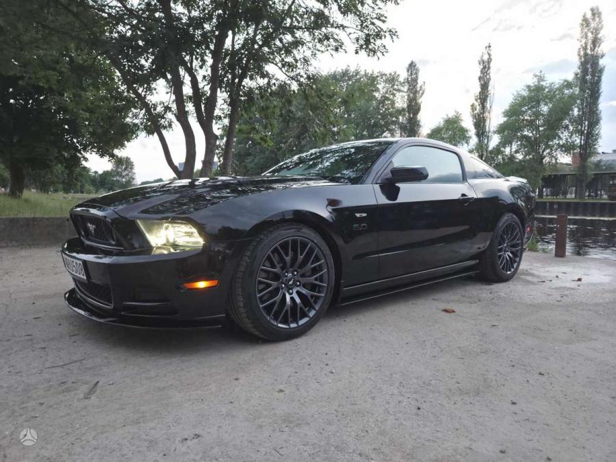 Black Ford Mustang 2014 in Klaipeda, with an engine capacity of 4.95 L and mileage of 250 thousand km for 22000 €, photo 6 on AUTOMOTO.COM.LV