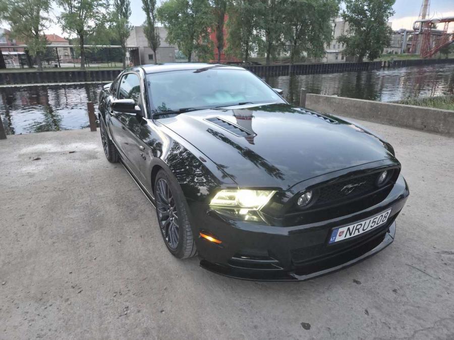 Black Ford Mustang 2014 in Klaipeda, with an engine capacity of 4.95 L and mileage of 250 thousand km for 22000 €, photo 10 on AUTOMOTO.COM.LV