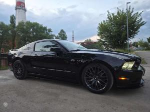 Black Ford Mustang 2014 in Klaipeda, with an engine capacity of 4.95 L and mileage of 250 thousand km for 22000 €, photo 13 on AUTOMOTO.COM.LV