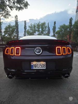 Black Ford Mustang 2014 in Klaipeda, with an engine capacity of 4.95 L and mileage of 250 thousand km for 22000 €, photo 16 on AUTOMOTO.COM.LV