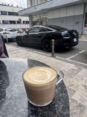 Black Ford Mustang 2014 in Vilnius, with an engine capacity of 3.73 L and mileage of 207 thousand km for 14999 €, photo 21 on AUTOMOTO.COM.LV