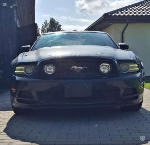 Melns Ford Mustang 2014 Viļņa, ar dzinēja tilpumu 4.95 L un nobraukumu 160 tūkst. km par 13500 €, foto 1 vietnē AUTOMOTO.COM.LV