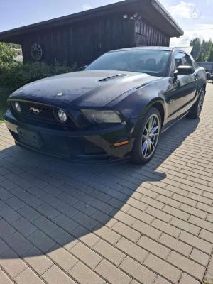 Melns Ford Mustang 2014 Viļņa, ar dzinēja tilpumu 4.95 L un nobraukumu 160 tūkst. km par 13500 €, foto 3 vietnē AUTOMOTO.COM.LV