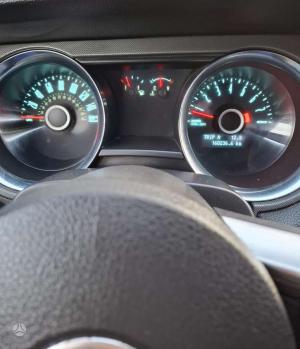 Melns Ford Mustang 2014 Viļņa, ar dzinēja tilpumu 4.95 L un nobraukumu 160 tūkst. km par 13500 €, foto 12 vietnē AUTOMOTO.COM.LV