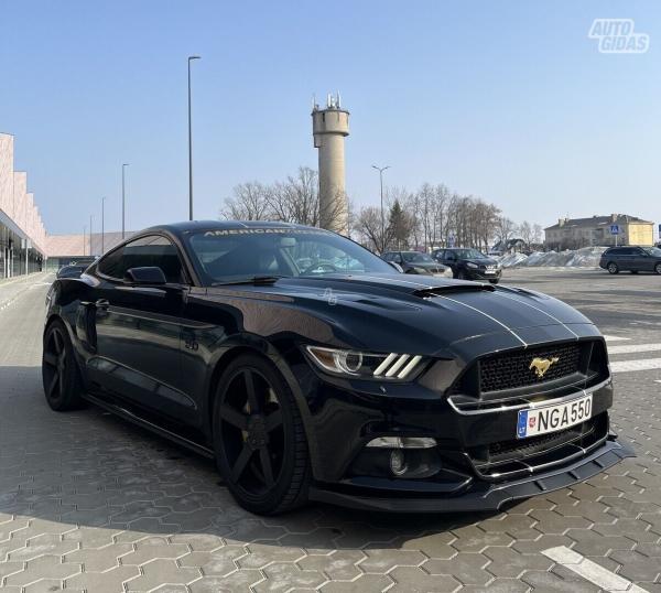 Melns Ford Mustang 2015 Panevēža, ar dzinēja tilpumu 5.00 L un nobraukumu 102 tūkst. km par 23600 €, foto 2 vietnē AUTOMOTO.COM.LV