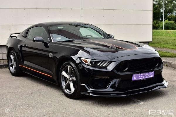 Black Ford Mustang 2016 in Kretinga, with an engine capacity of 3.70 L and mileage of 62 thousand km for 22000 €, photo 4 on AUTOMOTO.COM.LV