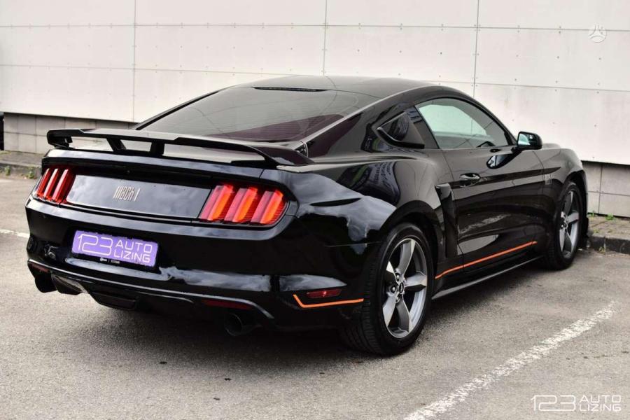 Black Ford Mustang 2016 in Kretinga, with an engine capacity of 3.70 L and mileage of 62 thousand km for 22000 €, photo 10 on AUTOMOTO.COM.LV