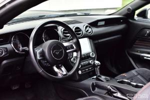 Black Ford Mustang 2016 in Kretinga, with an engine capacity of 3.70 L and mileage of 62 thousand km for 22000 €, photo 15 on AUTOMOTO.COM.LV