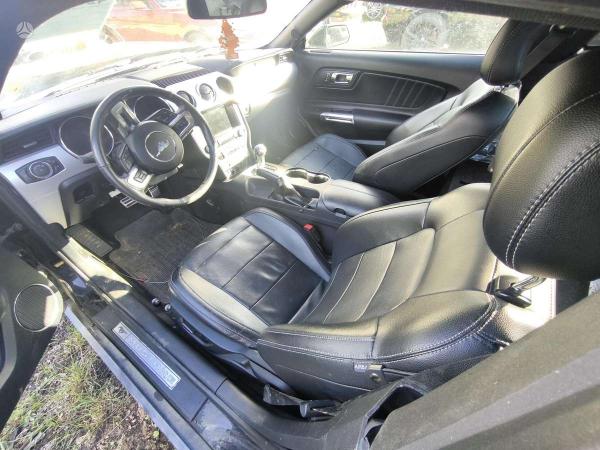 Black Ford Mustang 2017 in Ukmerge, with an engine capacity of 2.30 L and mileage of 60 thousand km for 7500 €, photo 5 on AUTOMOTO.COM.LV