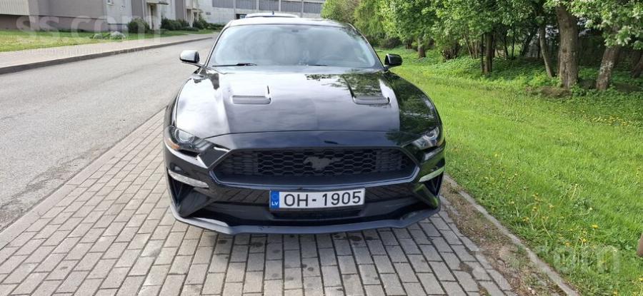 Melns Ford Mustang 2018 Rīga, ar dzinēja tilpumu 2.30 L un nobraukumu 133 tūkst. km par 20500 €, foto 4 vietnē AUTOMOTO.COM.LV