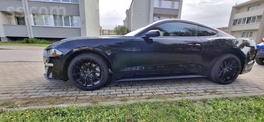 Melns Ford Mustang 2018 Rīga, ar dzinēja tilpumu 2.30 L un nobraukumu 133 tūkst. km par 20500 €, foto 5 vietnē AUTOMOTO.COM.LV