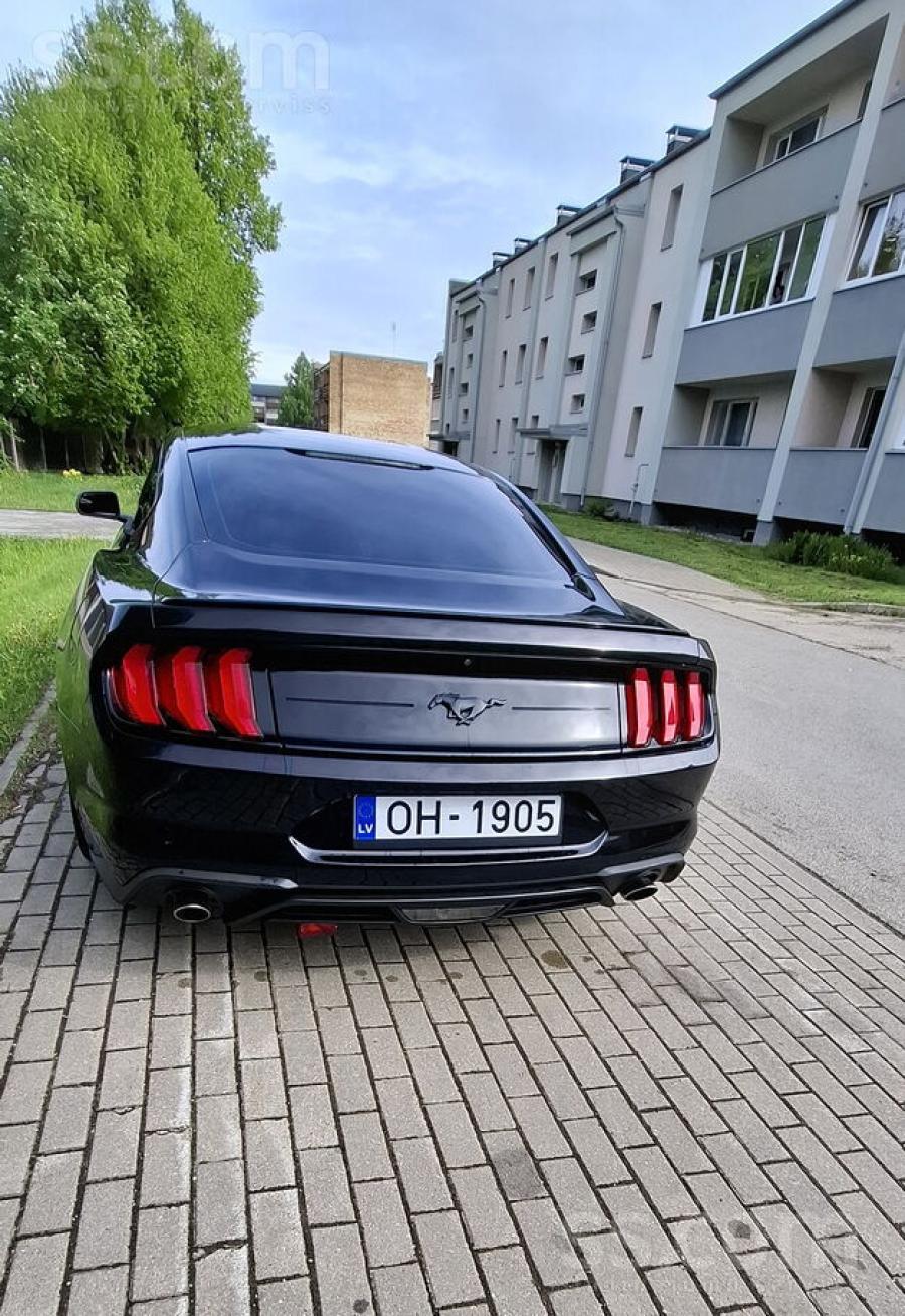 Melns Ford Mustang 2018 Rīga, ar dzinēja tilpumu 2.30 L un nobraukumu 133 tūkst. km par 20500 €, foto 6 vietnē AUTOMOTO.COM.LV