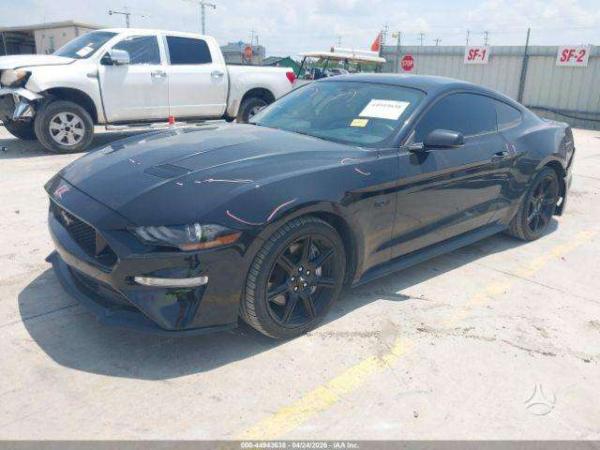 Black Ford Mustang 2018 in Klaipeda, with an engine capacity of 4.95 L and mileage of 179 thousand km for 8000 €, photo 2 on AUTOMOTO.COM.LV