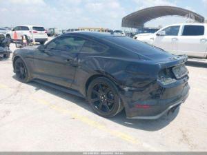 Black Ford Mustang 2018 in Klaipeda, with an engine capacity of 4.95 L and mileage of 179 thousand km for 8000 €, photo 4 on AUTOMOTO.COM.LV