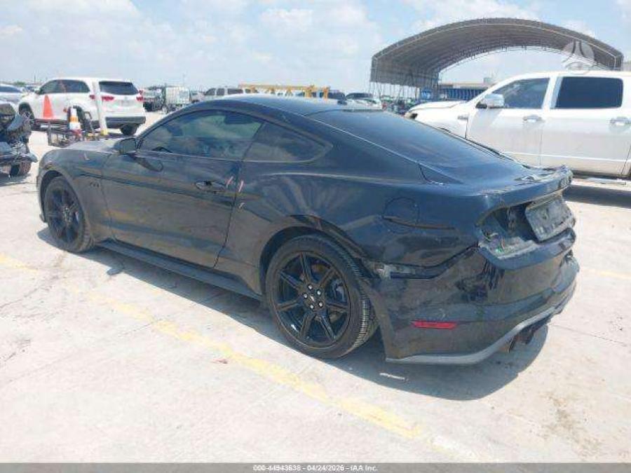 Black Ford Mustang 2018 in Klaipeda, with an engine capacity of 4.95 L and mileage of 179 thousand km for 8000 €, photo 4 on AUTOMOTO.COM.LV