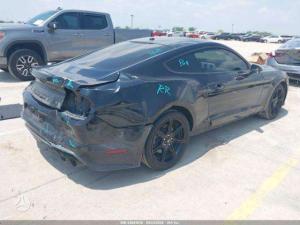 Black Ford Mustang 2018 in Klaipeda, with an engine capacity of 4.95 L and mileage of 179 thousand km for 8000 €, photo 5 on AUTOMOTO.COM.LV