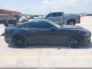 Black Ford Mustang 2018 in Klaipeda, with an engine capacity of 4.95 L and mileage of 179 thousand km for 8000 €, photo 15 on AUTOMOTO.COM.LV