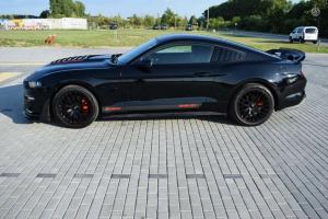 Black Ford Mustang 2018 in Klaipeda, with an engine capacity of 4.95 L and mileage of 83 thousand km for 27900 €, photo 3 on AUTOMOTO.COM.LV