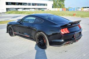 Black Ford Mustang 2018 in Klaipeda, with an engine capacity of 4.95 L and mileage of 83 thousand km for 27900 €, photo 4 on AUTOMOTO.COM.LV