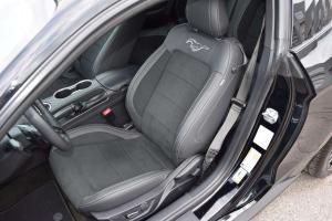 Black Ford Mustang 2018 in Klaipeda, with an engine capacity of 4.95 L and mileage of 83 thousand km for 27900 €, photo 11 on AUTOMOTO.COM.LV