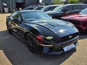 Melns Ford Mustang 2019 Viļņa, ar dzinēja tilpumu 2.25 L un nobraukumu 133 tūkst. km par 14900 €, foto  vietnē AUTOMOTO.COM.LV