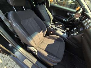 Melns Ford Mustang 2019 Viļņa, ar dzinēja tilpumu 2.25 L un nobraukumu 133 tūkst. km par 14900 €, foto 12 vietnē AUTOMOTO.COM.LV