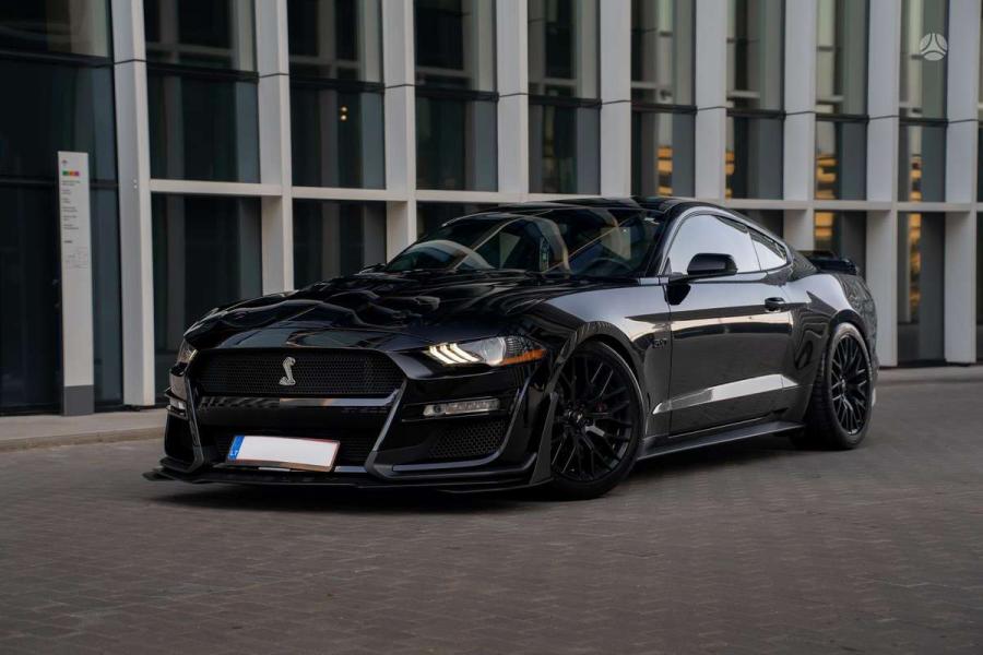 Melns Ford Mustang 2019 Viļņa, ar dzinēja tilpumu 4.95 L un nobraukumu 87 tūkst. km par 29999 €, foto 1 vietnē AUTOMOTO.COM.LV