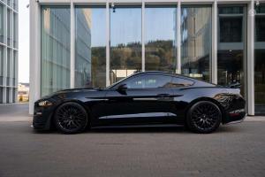 Melns Ford Mustang 2019 Viļņa, ar dzinēja tilpumu 4.95 L un nobraukumu 87 tūkst. km par 29999 €, foto 8 vietnē AUTOMOTO.COM.LV