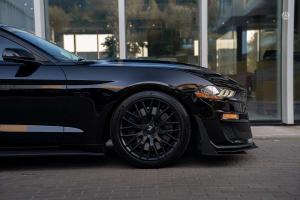 Melns Ford Mustang 2019 Viļņa, ar dzinēja tilpumu 4.95 L un nobraukumu 87 tūkst. km par 29999 €, foto 10 vietnē AUTOMOTO.COM.LV