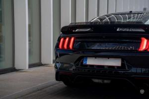 Melns Ford Mustang 2019 Viļņa, ar dzinēja tilpumu 4.95 L un nobraukumu 87 tūkst. km par 29999 €, foto 11 vietnē AUTOMOTO.COM.LV