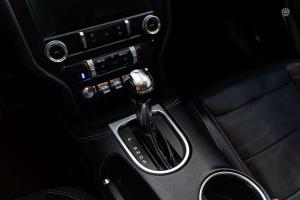 Melns Ford Mustang 2019 Viļņa, ar dzinēja tilpumu 4.95 L un nobraukumu 87 tūkst. km par 29999 €, foto 18 vietnē AUTOMOTO.COM.LV