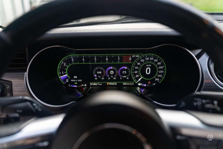 Melns Ford Mustang 2019 Viļņa, ar dzinēja tilpumu 4.95 L un nobraukumu 87 tūkst. km par 29999 €, foto 23 vietnē AUTOMOTO.COM.LV