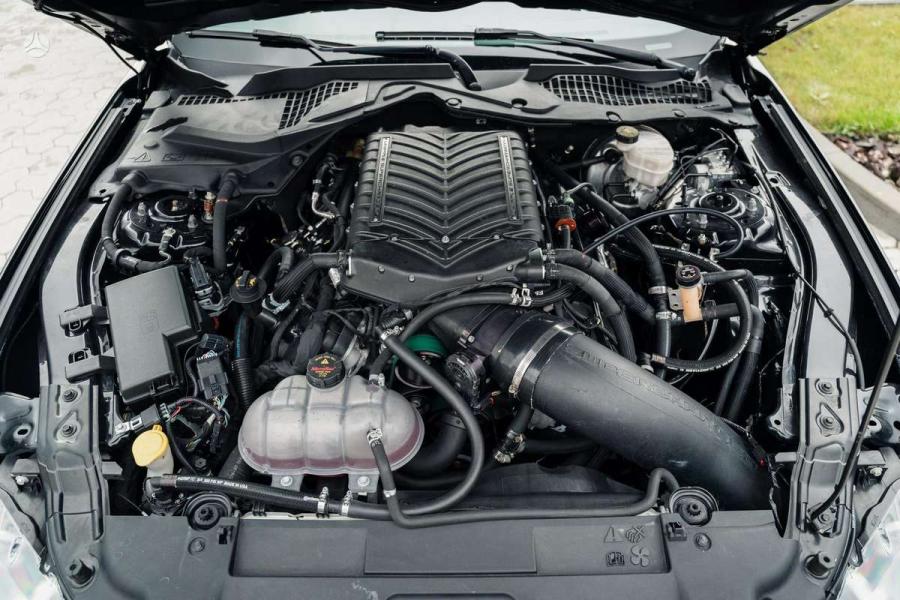 Black Ford Mustang 2019 in Vilnius, with an engine capacity of 4.99 L and mileage of 55 thousand km for 35090 €, photo 11 on AUTOMOTO.COM.LV