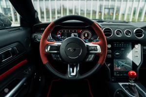 Black Ford Mustang 2019 in Vilnius, with an engine capacity of 4.99 L and mileage of 55 thousand km for 35090 €, photo 16 on AUTOMOTO.COM.LV