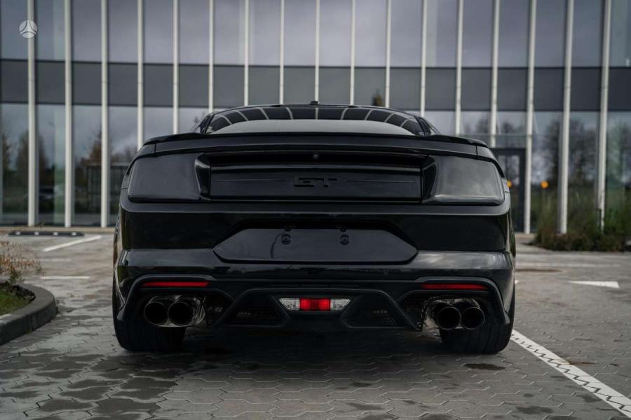 Black Ford Mustang 2019 in Vilnius, with an engine capacity of 4.99 L and mileage of 55 thousand km for 35090 €, photo 21 on AUTOMOTO.COM.LV