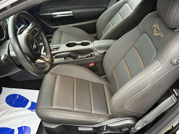 Melns Ford Mustang 2019 Kauņa, ar dzinēja tilpumu 2.25 L un nobraukumu 76 tūkst. km par 22600 €, foto 5 vietnē AUTOMOTO.COM.LV