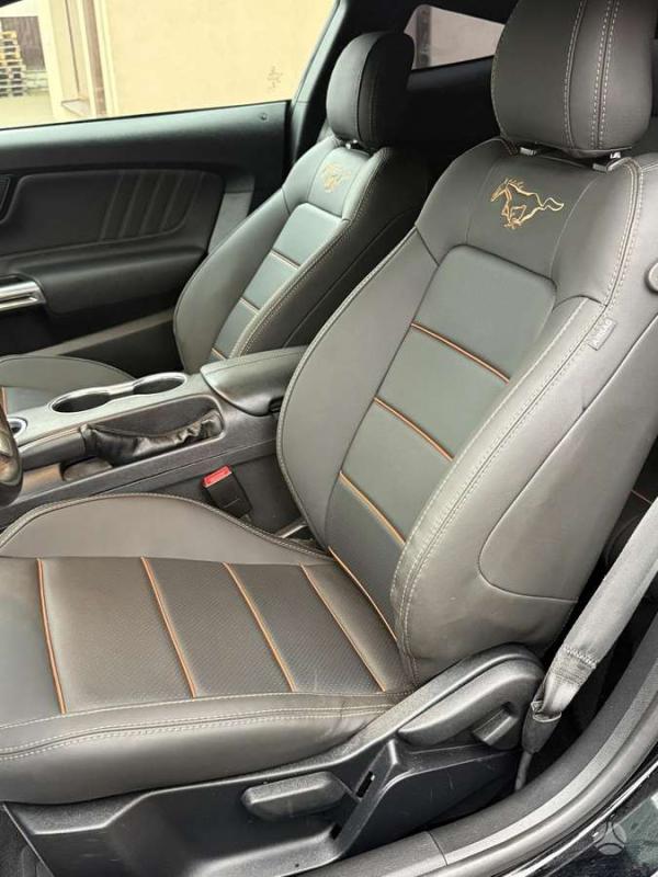 Melns Ford Mustang 2019 Kauņa, ar dzinēja tilpumu 2.25 L un nobraukumu 76 tūkst. km par 22600 €, foto 6 vietnē AUTOMOTO.COM.LV