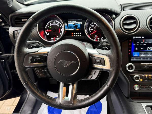 Melns Ford Mustang 2019 Kauņa, ar dzinēja tilpumu 2.25 L un nobraukumu 76 tūkst. km par 22600 €, foto 9 vietnē AUTOMOTO.COM.LV