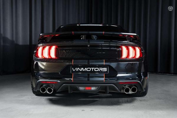 Melns Ford Mustang 2019 Viļņa, ar dzinēja tilpumu 4.95 L un nobraukumu 53 tūkst. km par 34999 €, foto 6 vietnē AUTOMOTO.COM.LV