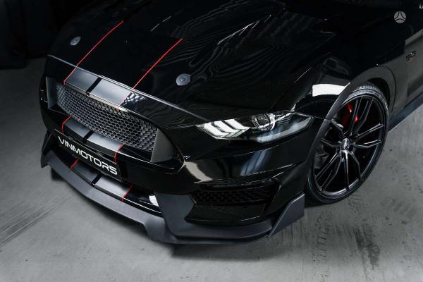 Melns Ford Mustang 2019 Viļņa, ar dzinēja tilpumu 4.95 L un nobraukumu 53 tūkst. km par 34999 €, foto 8 vietnē AUTOMOTO.COM.LV