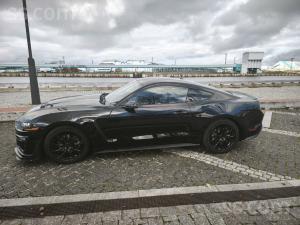 Black Ford Mustang 2020 in Saldus, with an engine capacity of 2.30 L and mileage of 178 thousand km for 24500 €, photo 2 on AUTOMOTO.COM.LV