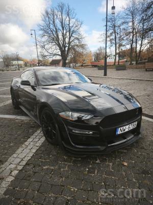 Melns Ford Mustang 2020 Saldus, ar dzinēja tilpumu 2.30 L un nobraukumu 180 tūkst. km par 23500 €, foto  vietnē AUTOMOTO.COM.LV